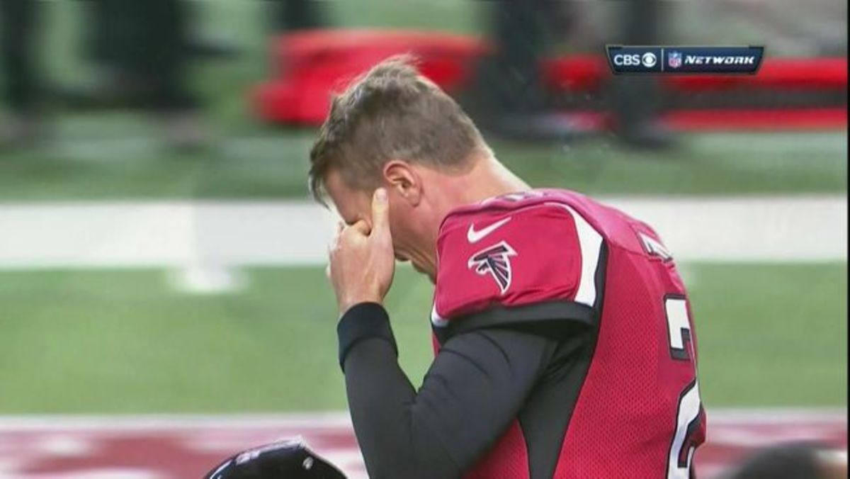 Atlanta Falcons' Matt Ryan hit in eye with pyrotechnic - Sports Illustrated