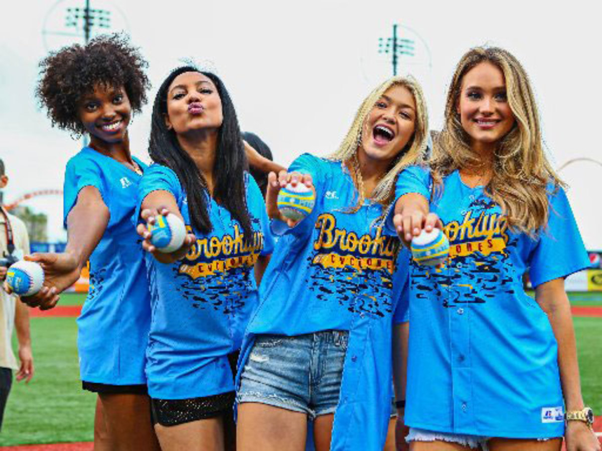 Hot Clicks: SI Swimsuit Models Invade Brooklyn - Sports Illustrated