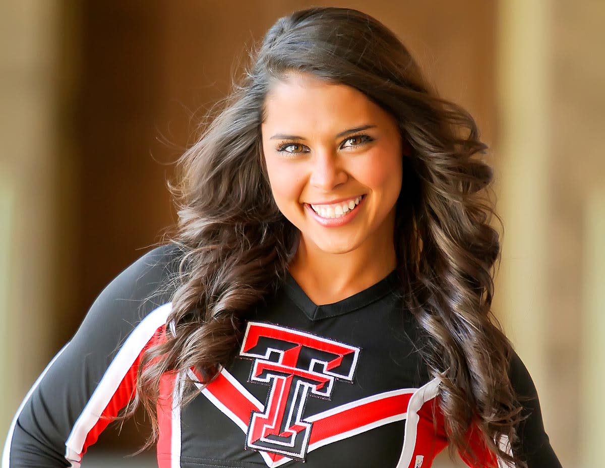 Cheerleader of the Week - Sports Illustrated