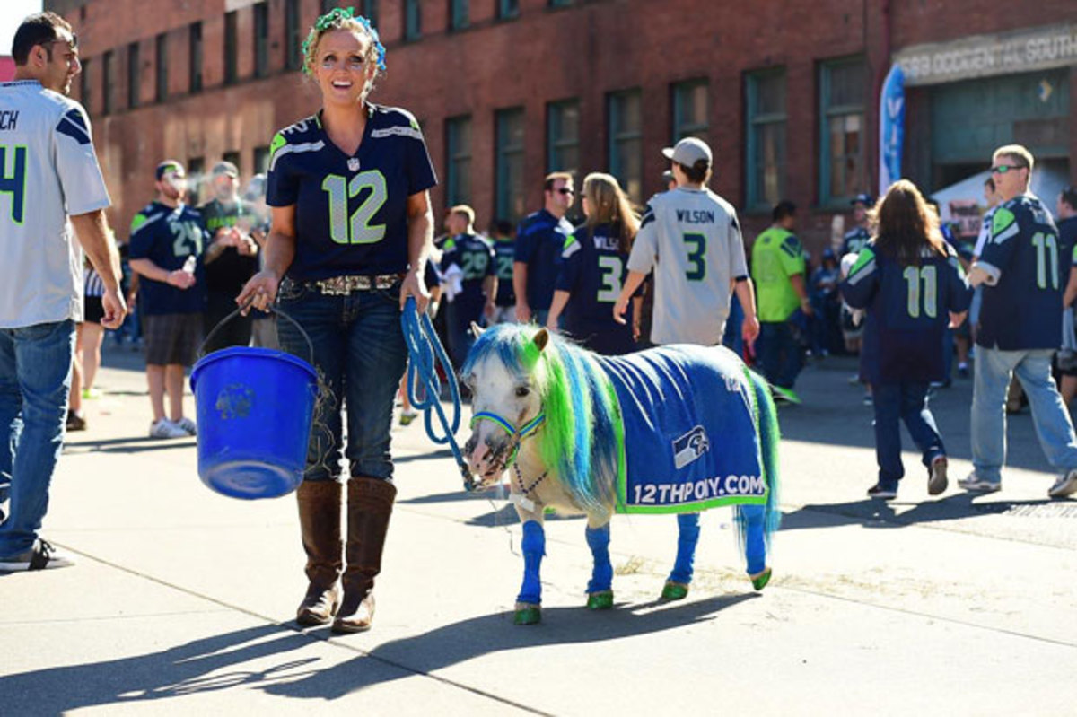 Hot Clicks: Superfan Photos and How You Can Join the Fun - Sports ...