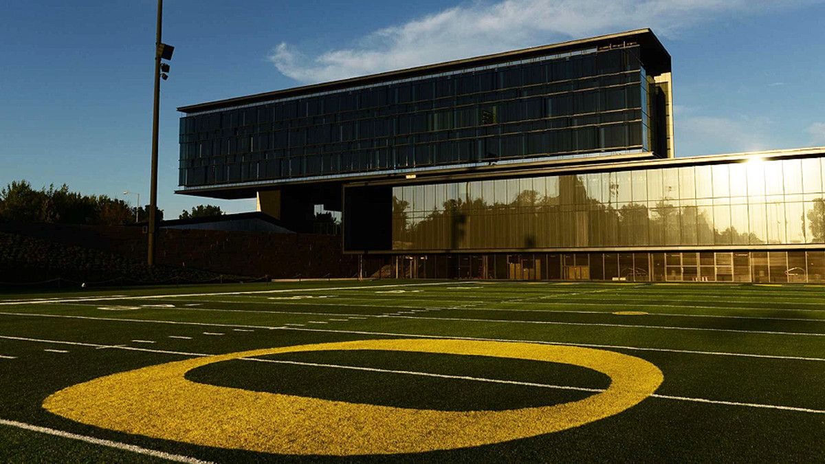 Sweat Mecca: The Oregon Ducks' High-Tech Performance Center - Sports ...