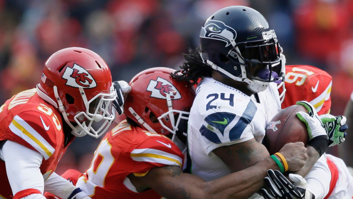 Seattle Seahawks RB Marshawn Lynch stays on the field at halftime ...