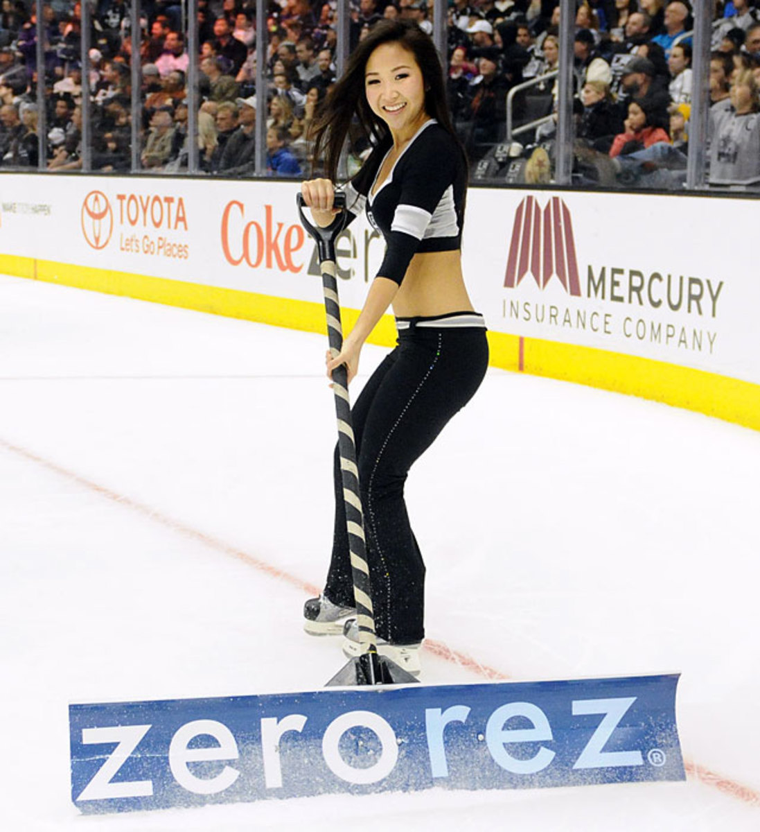 Los Angeles Kings Ice Crew Girls - Sports Illustrated