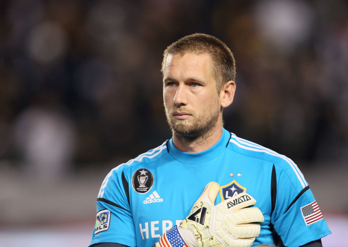 New York City FC signs veteran goalkeeper Josh Saunders - Sports ...