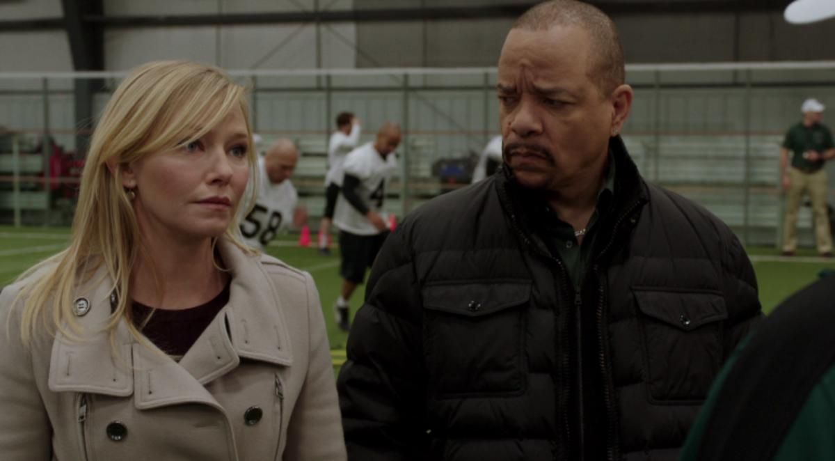 SI Now: Kelli Giddish dishes on strong "Law and Order: SVU" bullying ...