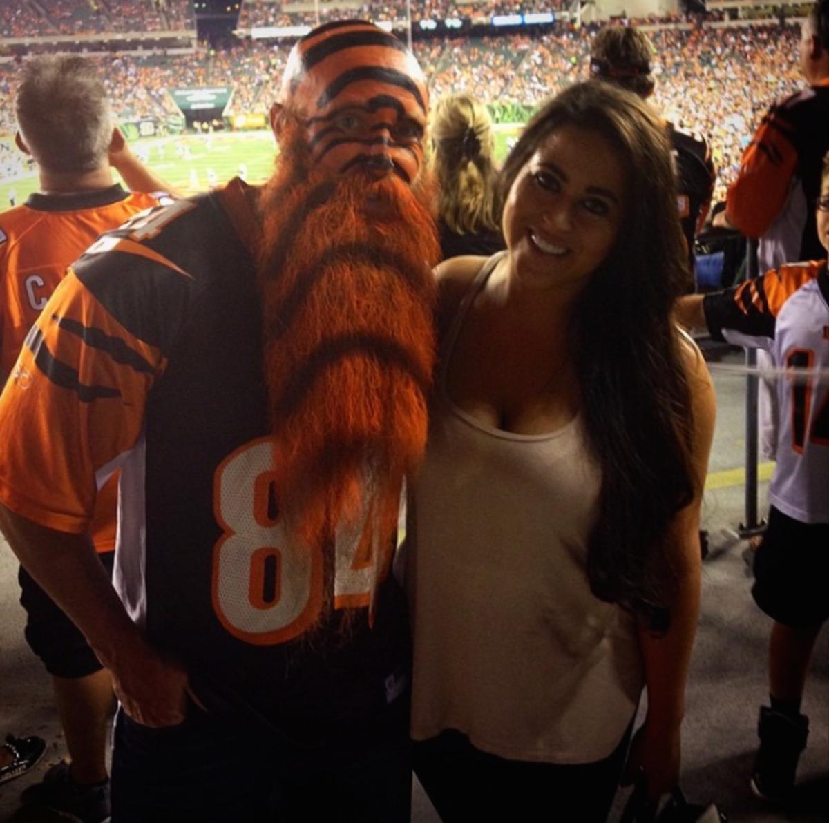Bengals fan has a beard with tiger stripes - Sports Illustrated