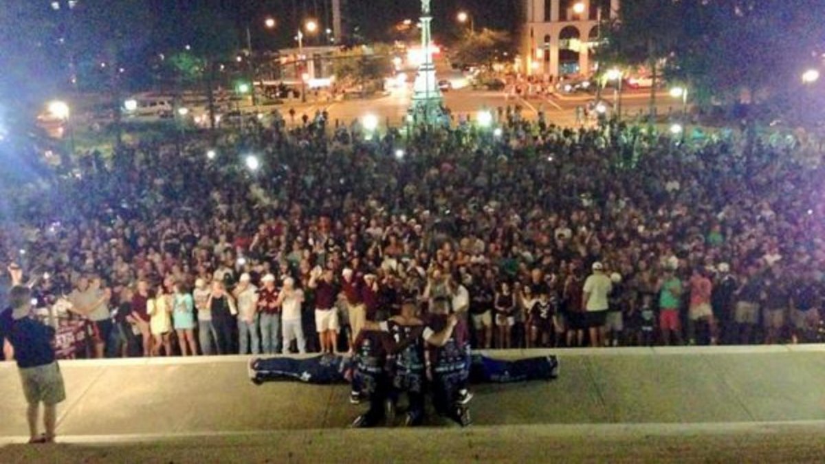 South Carolina, Texas A&M fans screaming match on eve of college ...