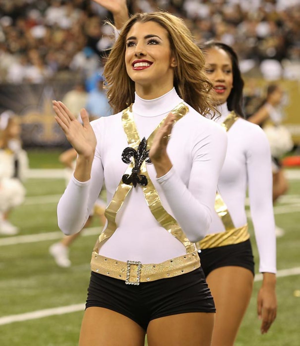 Cheerleader of the Week - Sports Illustrated