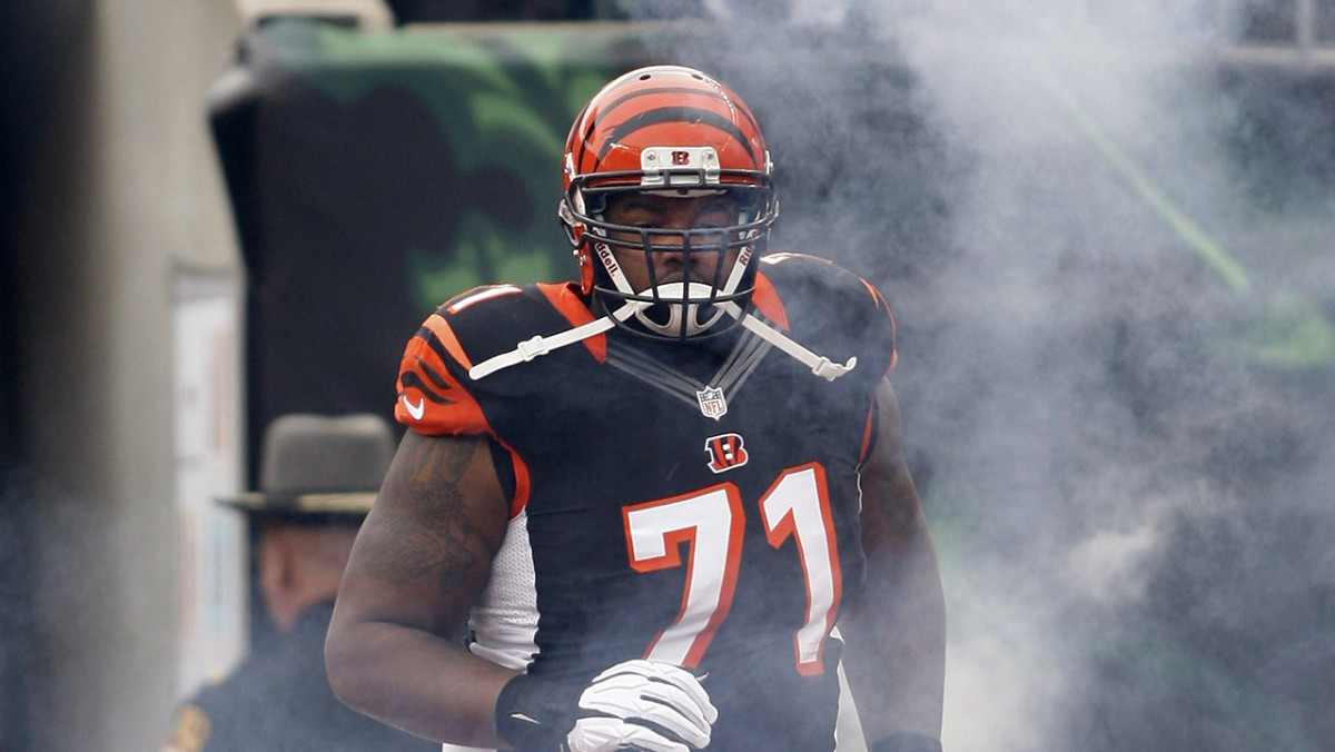 Cincinnati Bengals' right tackle Andre Smith done for season - Sports ...