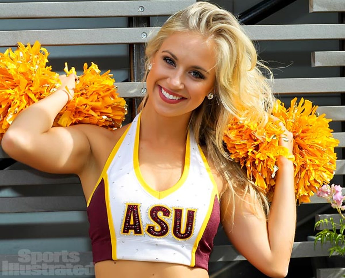 Cheerleader of the Week - Sports Illustrated
