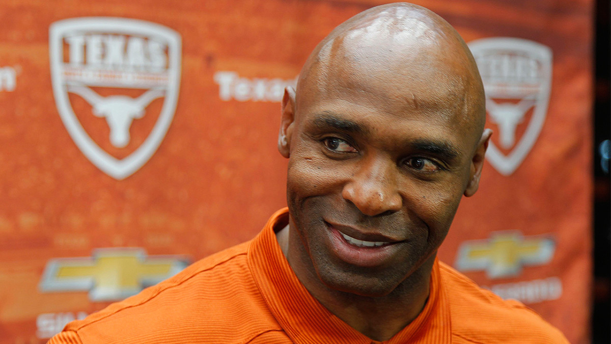 Life Comes Next Moment: Texas' Charlie Strong crowdsurfs after win ...