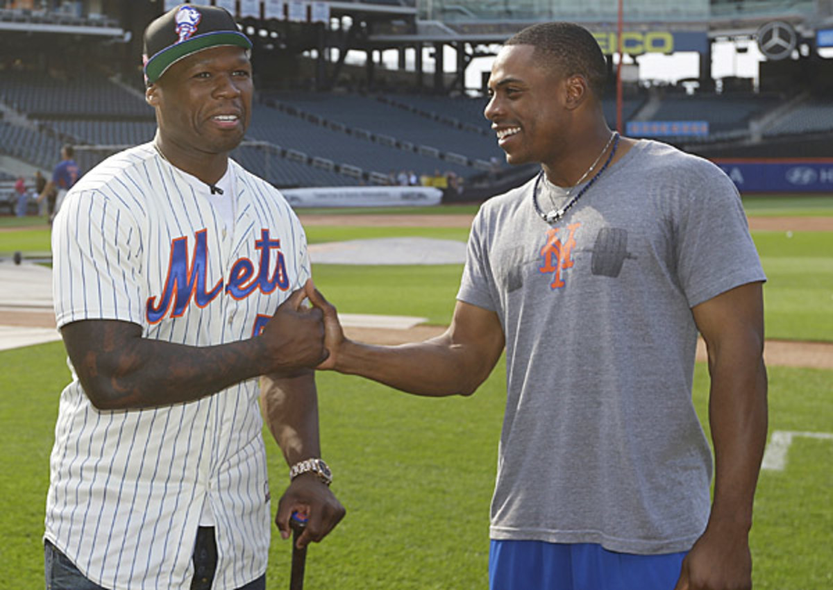 Watch: 50 Cent's first pitch at Citi Field goes astray — very, very ...