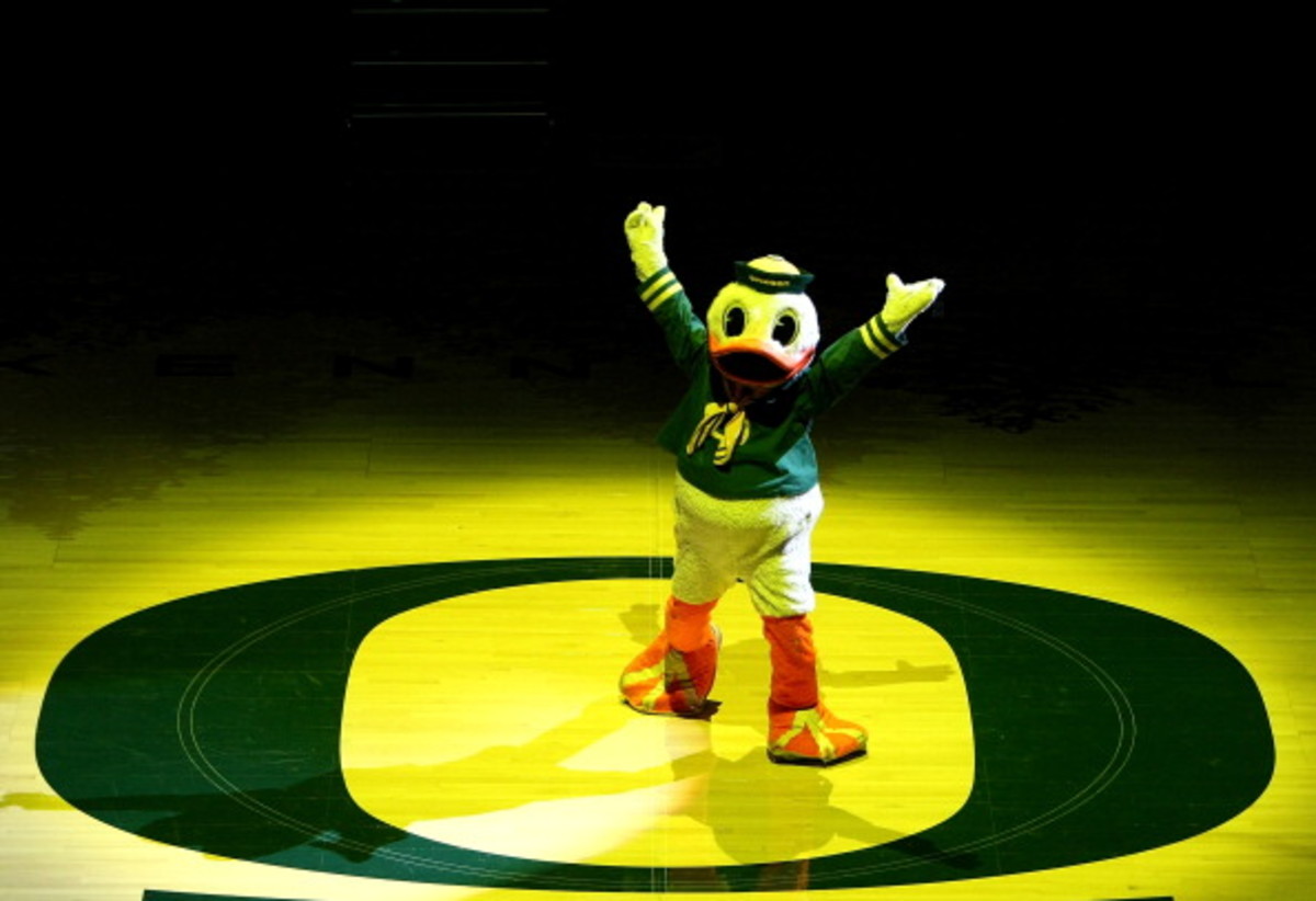 March Madness: Oregon Ducks mascot lost his eye at the NCAA Tournament ...