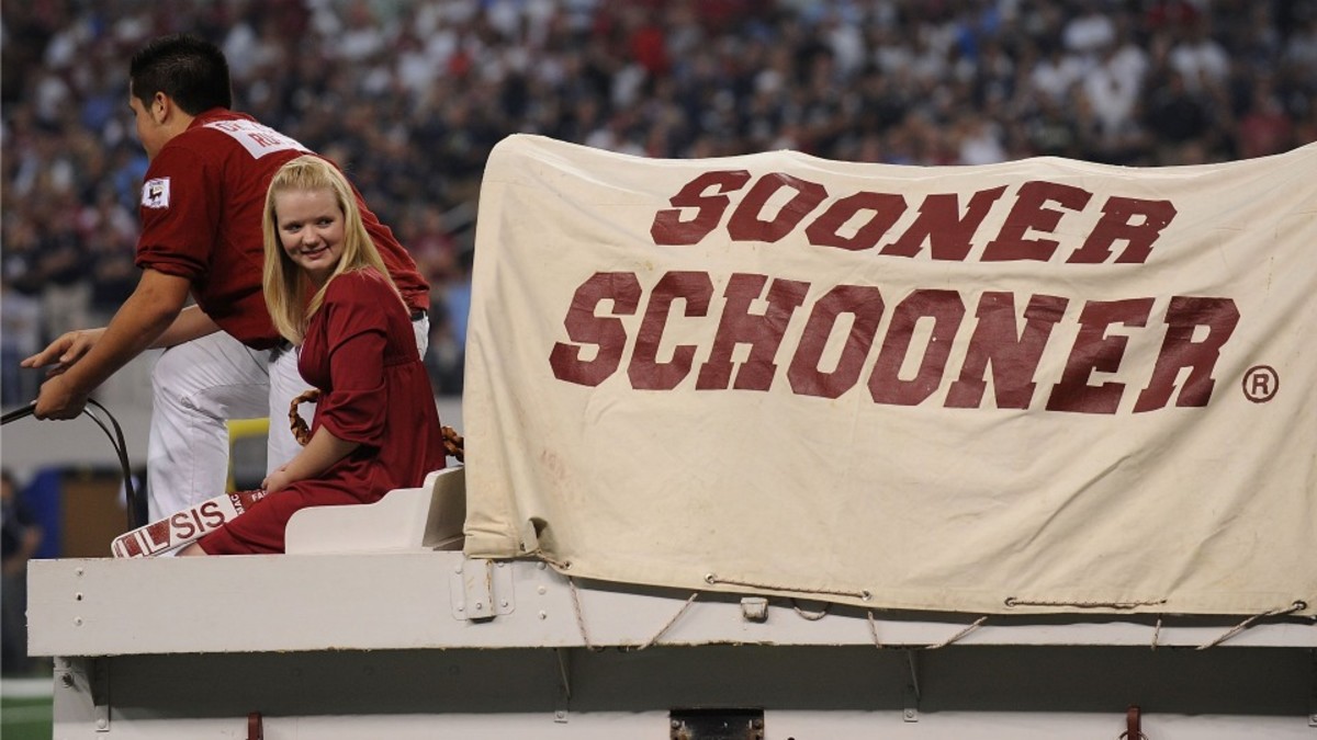 An Oklahoma Sooners fan has already bought TexsaSports.com and is using ...