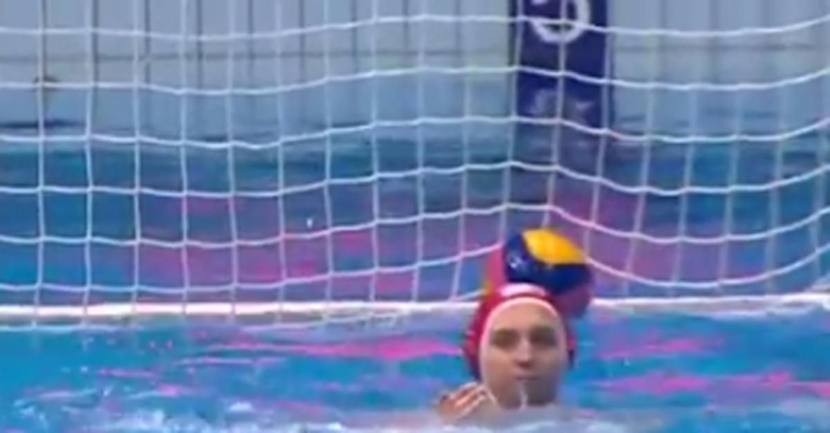 Watch This Unbelievable Water Polo Buzzer Beater Scored from Across the ...