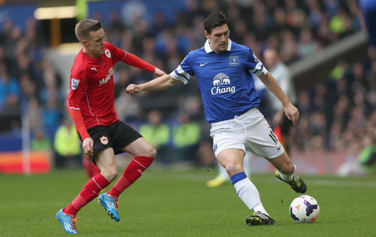 Everton midfielder Gareth Barry signs three-year deal with club ...