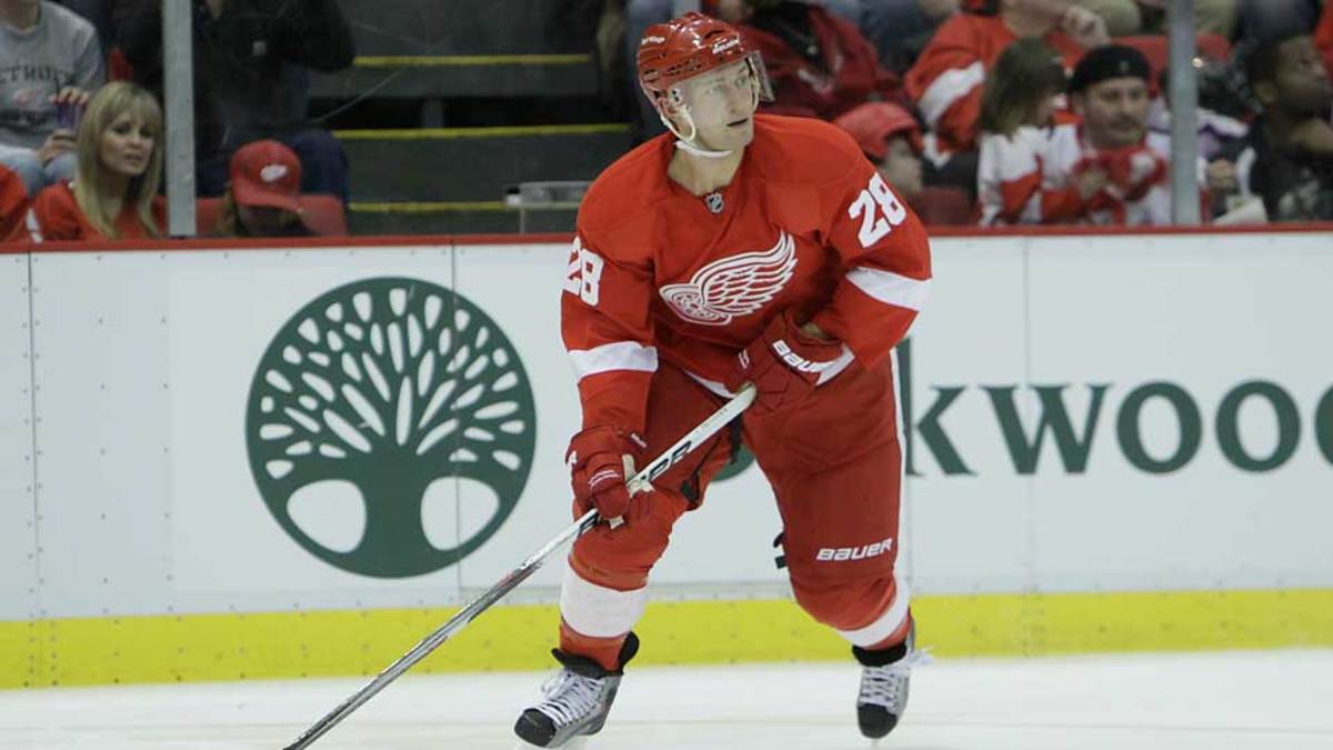 Top Line: Rafalski a Hall of Famer; violence in girls' hockey; more ...