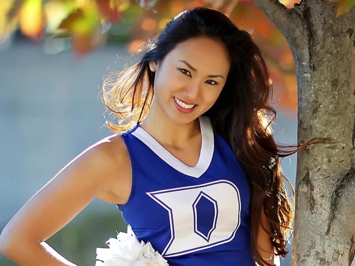 Cheerleader of the Week - Sports Illustrated