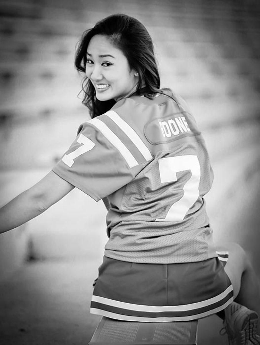 Cheerleader of the Week - Sports Illustrated