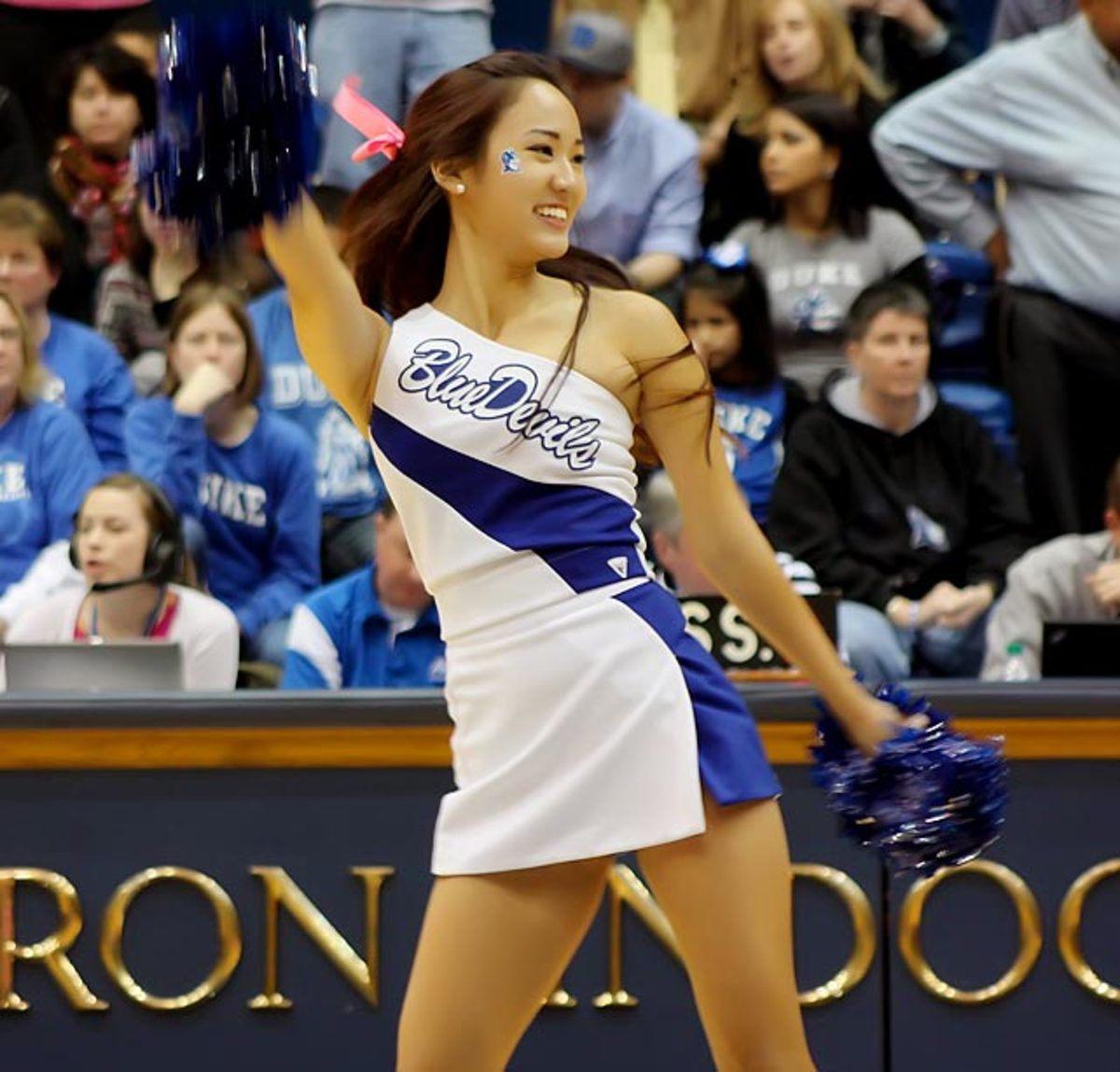 Cheerleader of the Week - Sports Illustrated