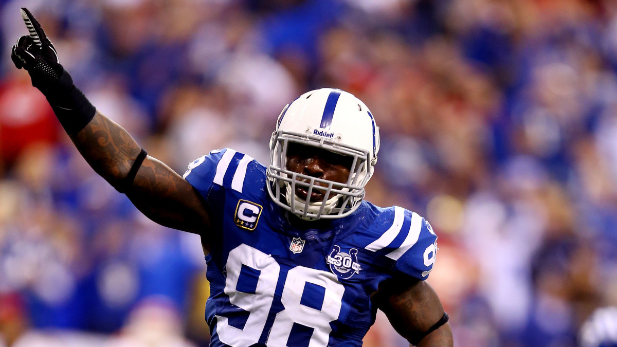Indianapolis Colts sign defensive end Robert Mathis to contract ...