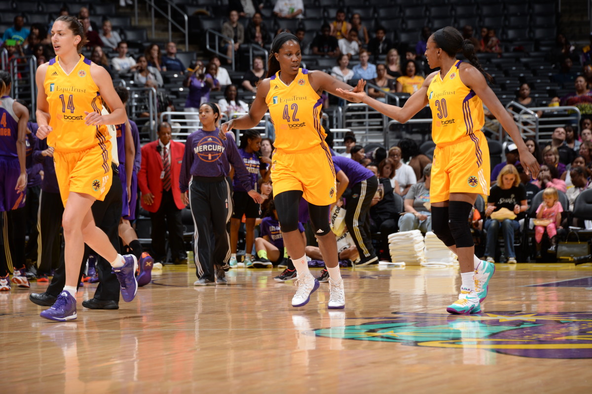 Lavender's 19 points lead Sparks past Mercury 70-65 - Sports Illustrated