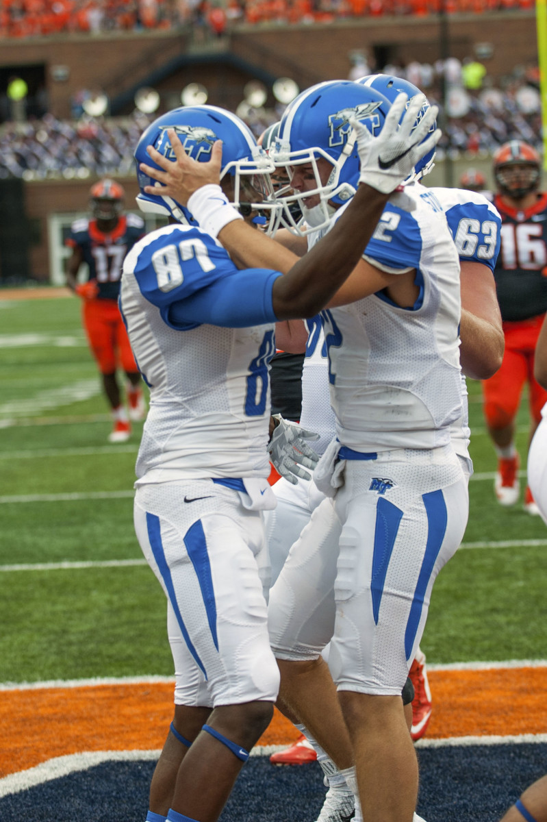 Illinois survives Blue Raiders 27-25 with late field goal - Sports ...
