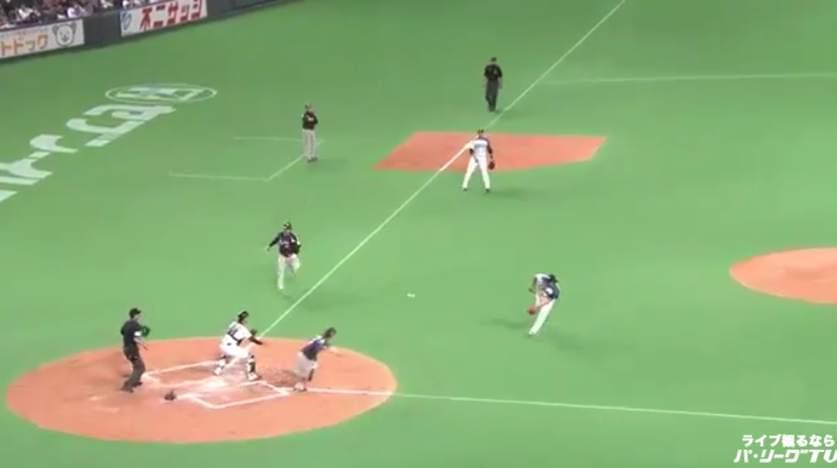 Video: Japanese baseball team turns double play on squeeze bunt ...