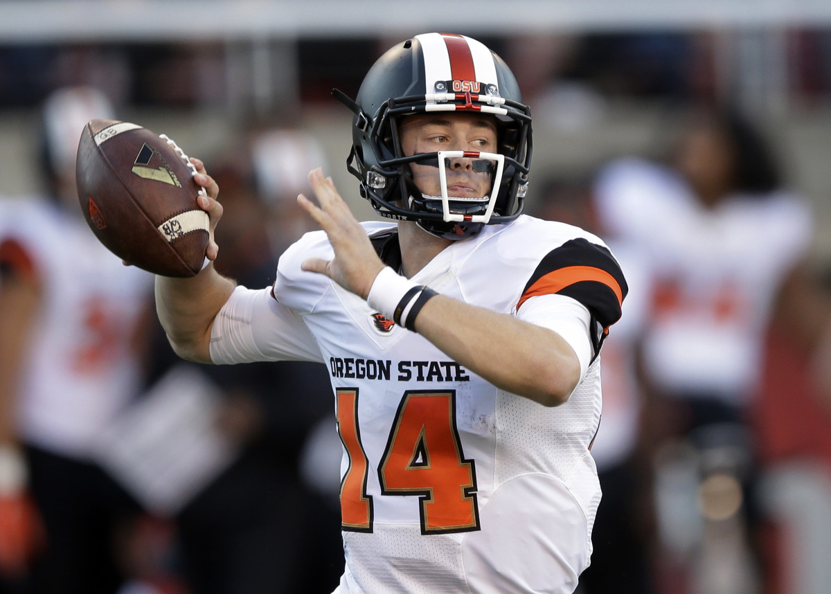 Beavers going with freshman QB again vs No. 22 Bruins - Sports Illustrated