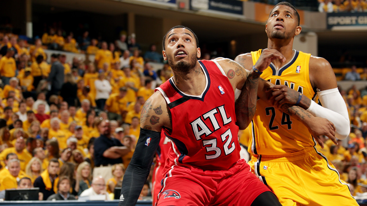 Hawks' Mike Scott out 4-6 weeks with broken toe - Sports Illustrated