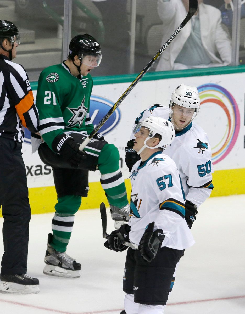 Roussel's goal breaks tie, Stars beat Sharks 5-3 - Sports Illustrated