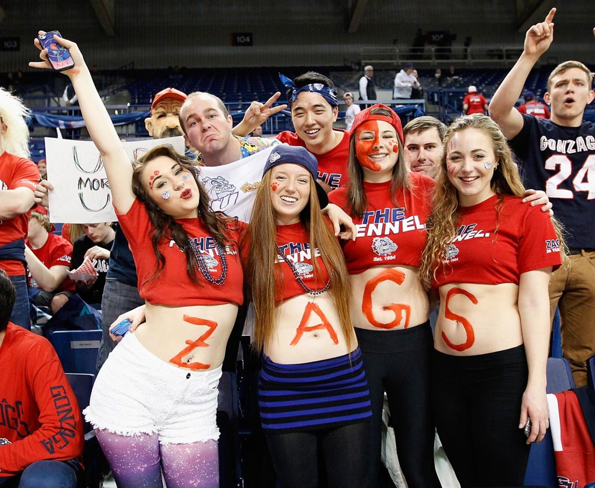 Hot Clicks: College Superfans of the Week - Sports Illustrated