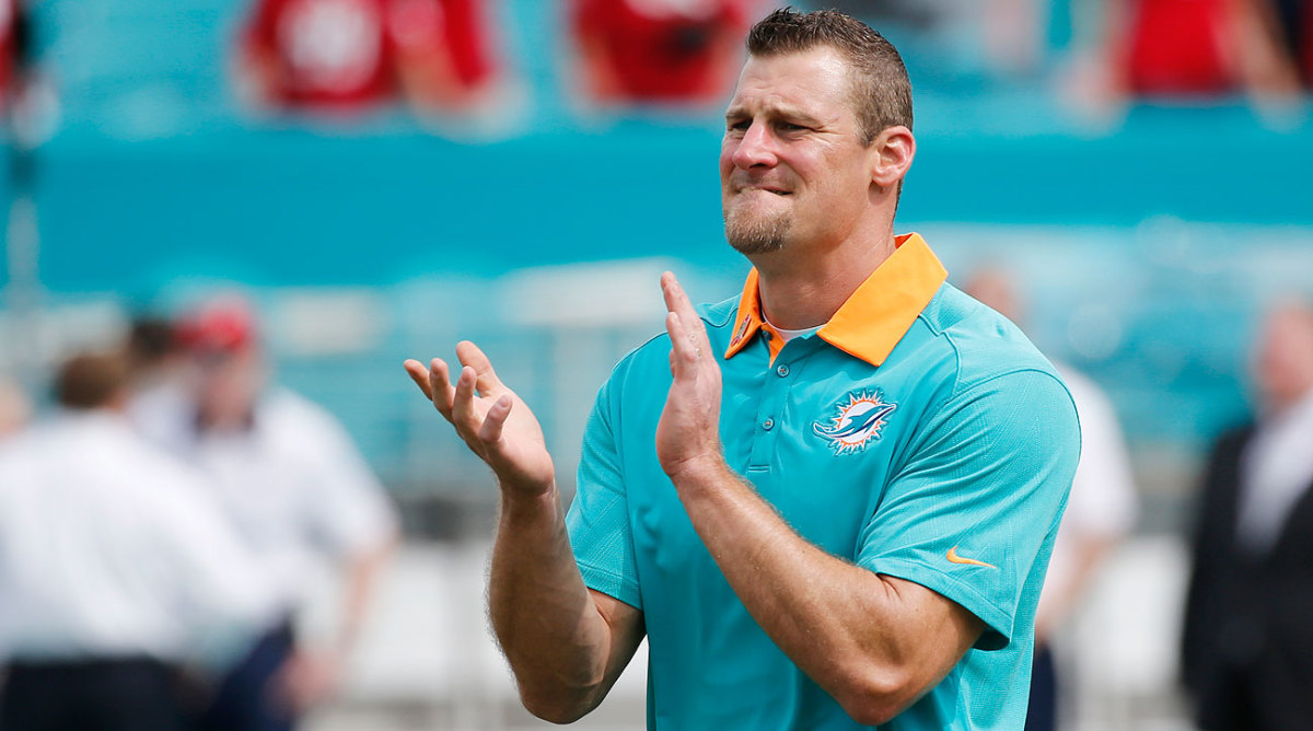 Dan Campbell prepares Miami Dolphins for showdown with Patriots ...