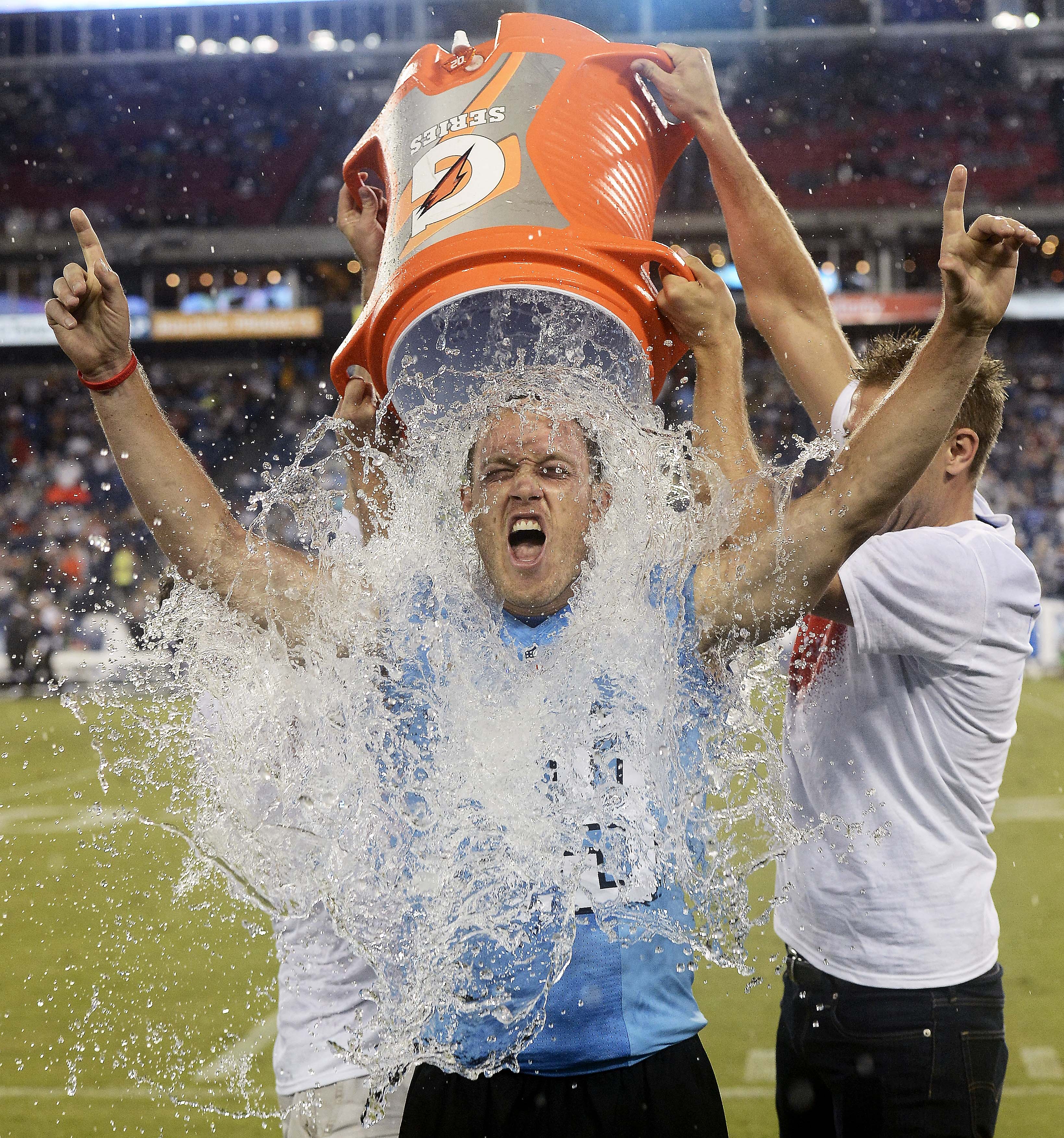 Former linebacker with ALS helps revive Ice Bucket Challenge - Sports ...