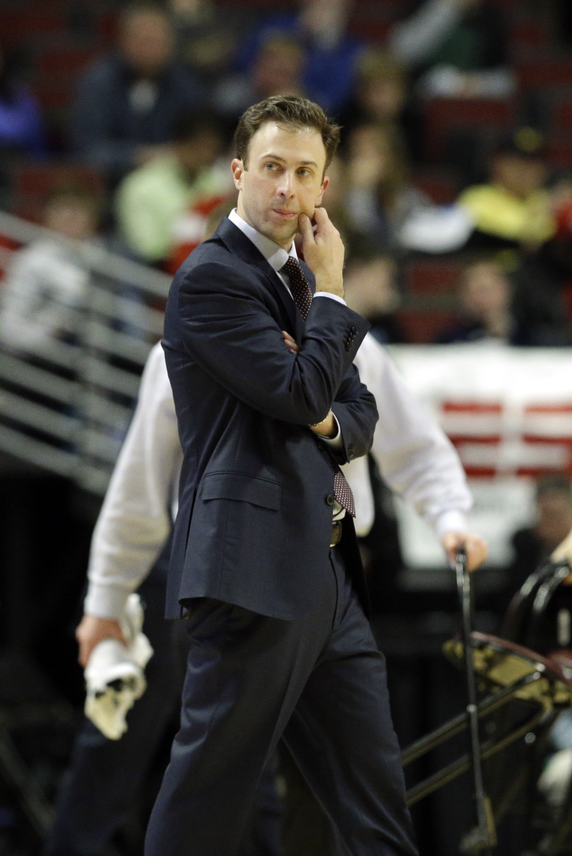 Minnesota gives Pitino $400K annual raise, 2-year extension - Sports ...
