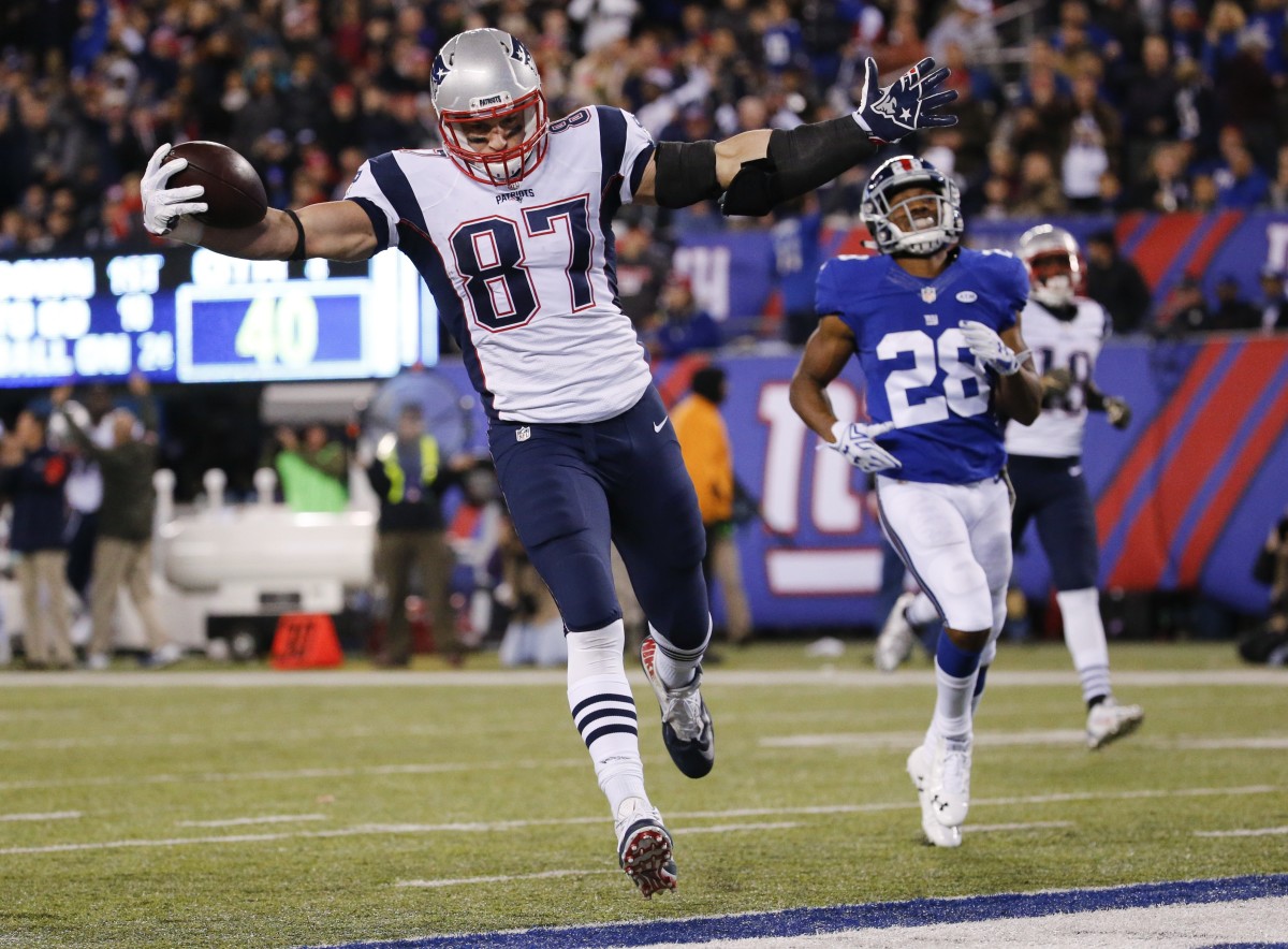 Patriots' Gronkowski not changing style to avoid flags - Sports Illustrated