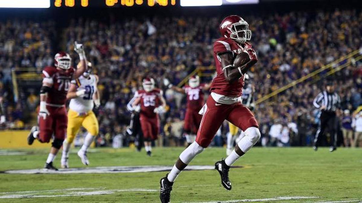 Arkansas stuns No. 9 LSU, 31-14 - Sports Illustrated