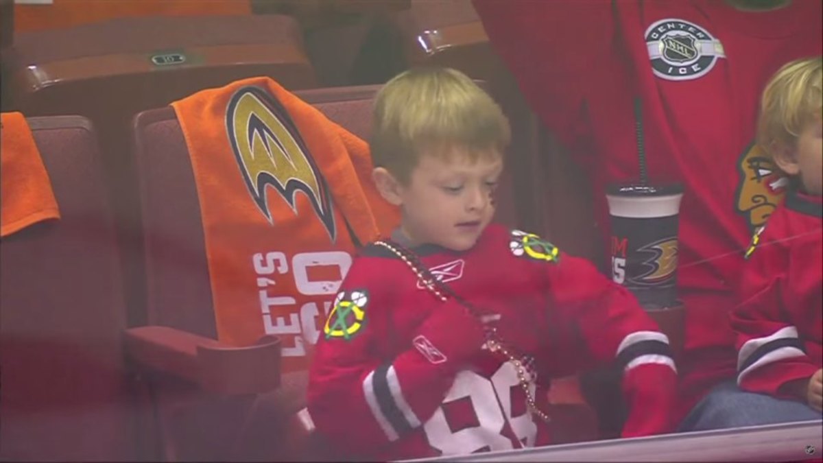 Chicago Blackhawks fan is a dancing machine - Sports Illustrated