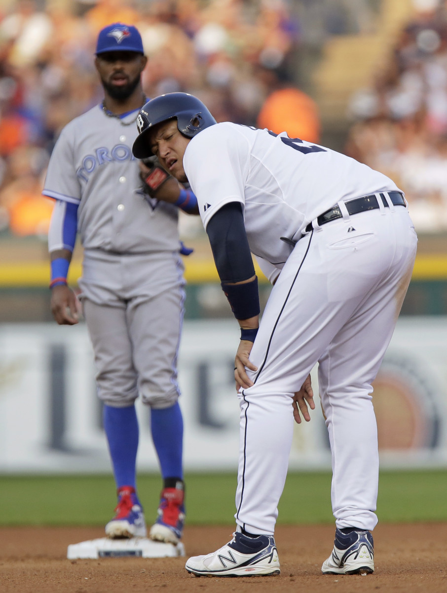 Cabrera leaves Tigers' game with apparent leg injury - Sports Illustrated