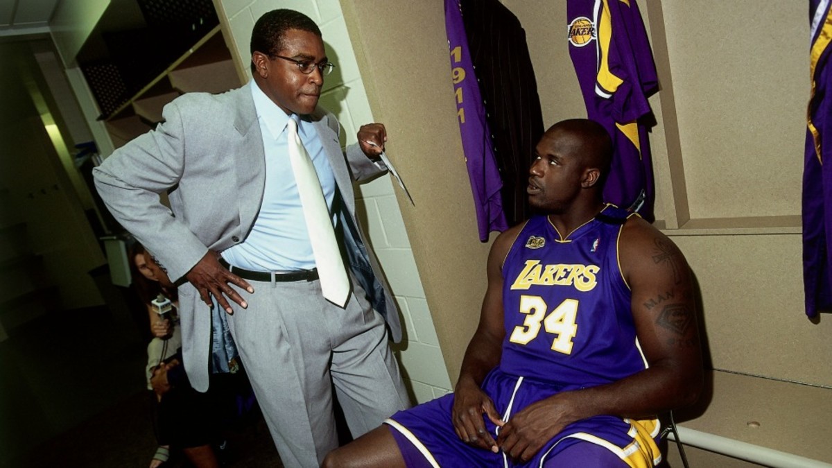 Shaq plays basketball with Ahmad Rashad as a rookie - Sports Illustrated