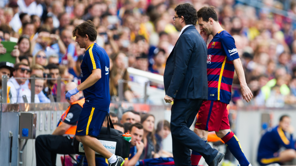Lionel Messi knee injury: FC Barcelona F out 7-8 weeks, video - Sports ...
