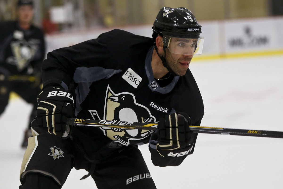 Penguins forward Dupuis returns to practice after scare - Sports ...