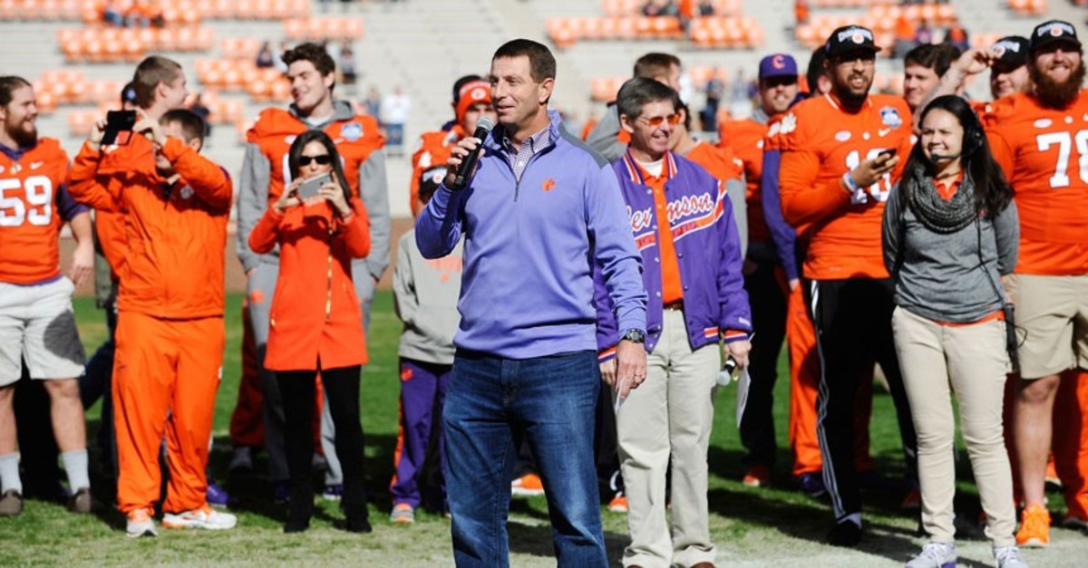 Clemson's pizza party commemorates Clemson's unlikely playoff berth ...