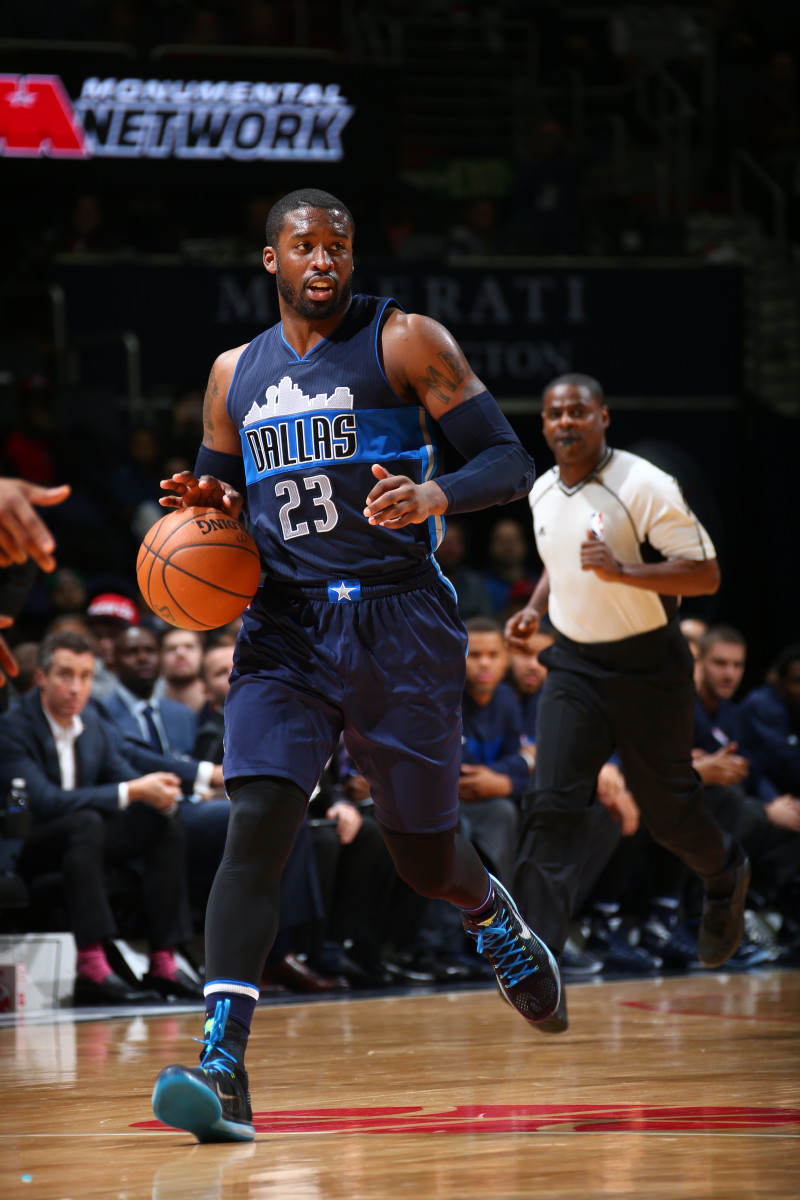 Matthews scores 36 points, Mavericks beat Wizards 116-104 - Sports ...