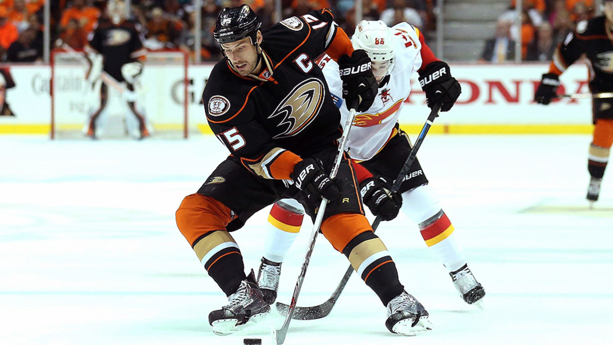NHL playoffs: Corey Perry, Ducks rout Flames in Game 1 - Sports Illustrated