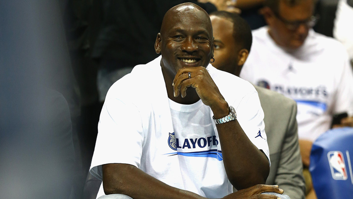 Michael Jordan: Video of NBA star dunking in high school - Sports ...