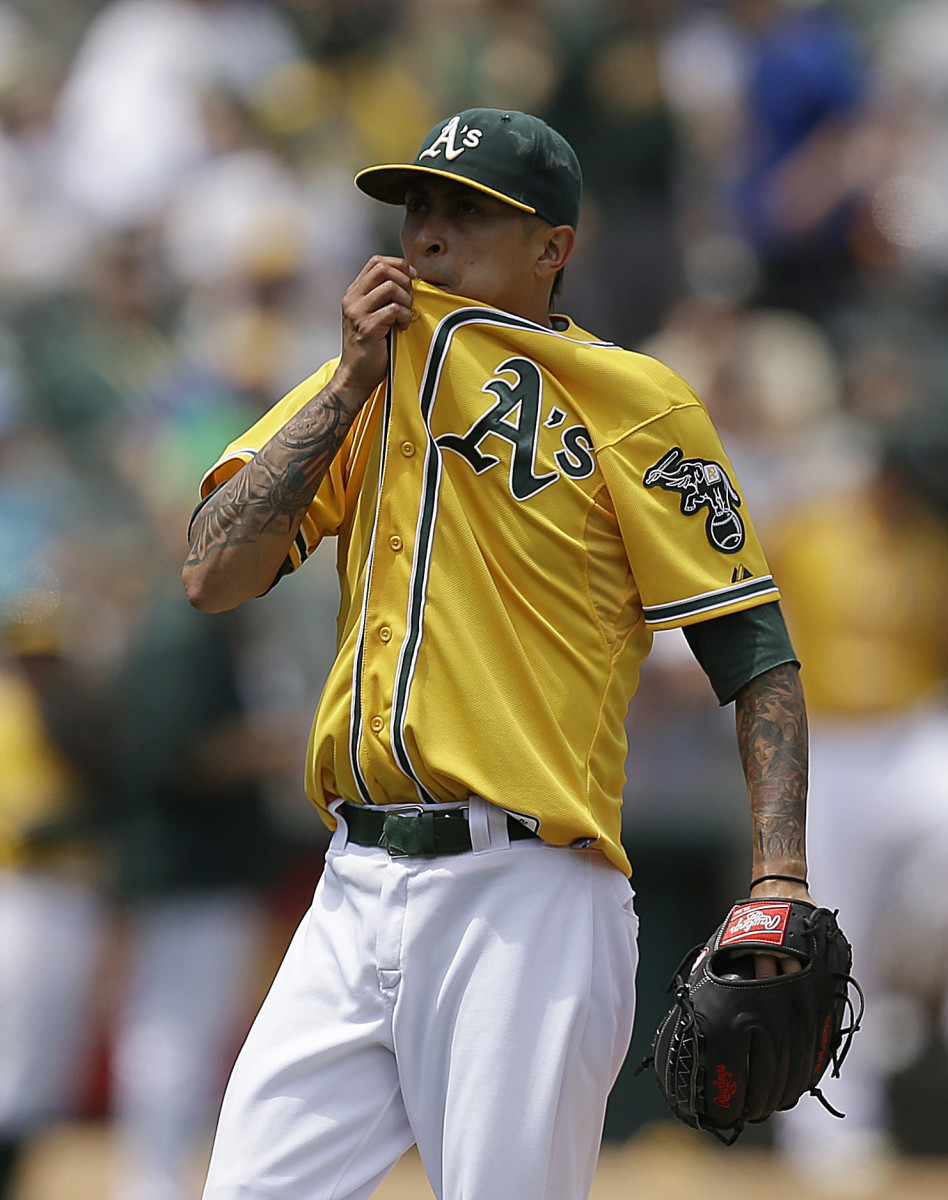 Guthrie gets 1,000th strikeout in Royals' 5-3 win over A's - Sports ...