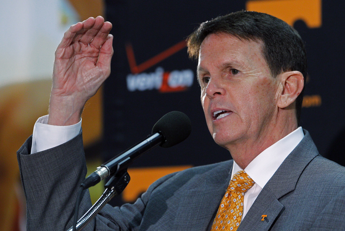 Tennessee AD Dave Hart setting ambitious long-term goal - Sports ...