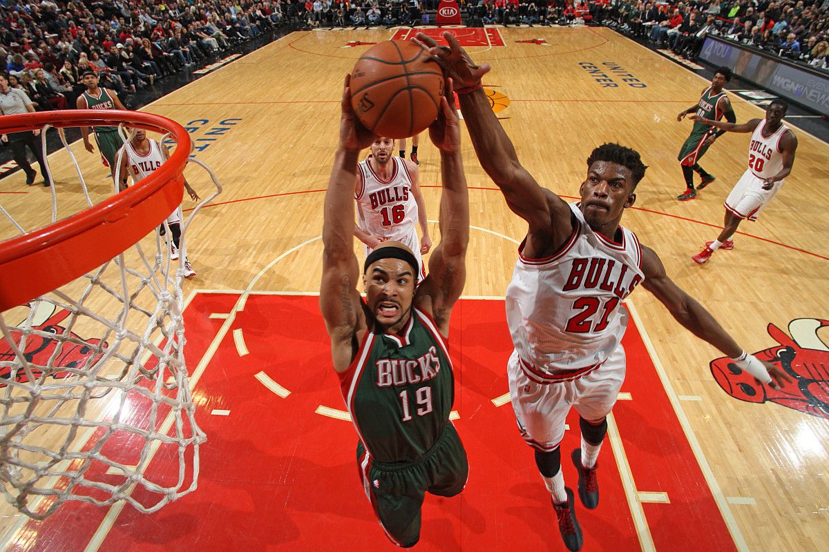 Chicago Bulls' Jimmy Butler blocks Jerryd Bayless' shot - Sports ...