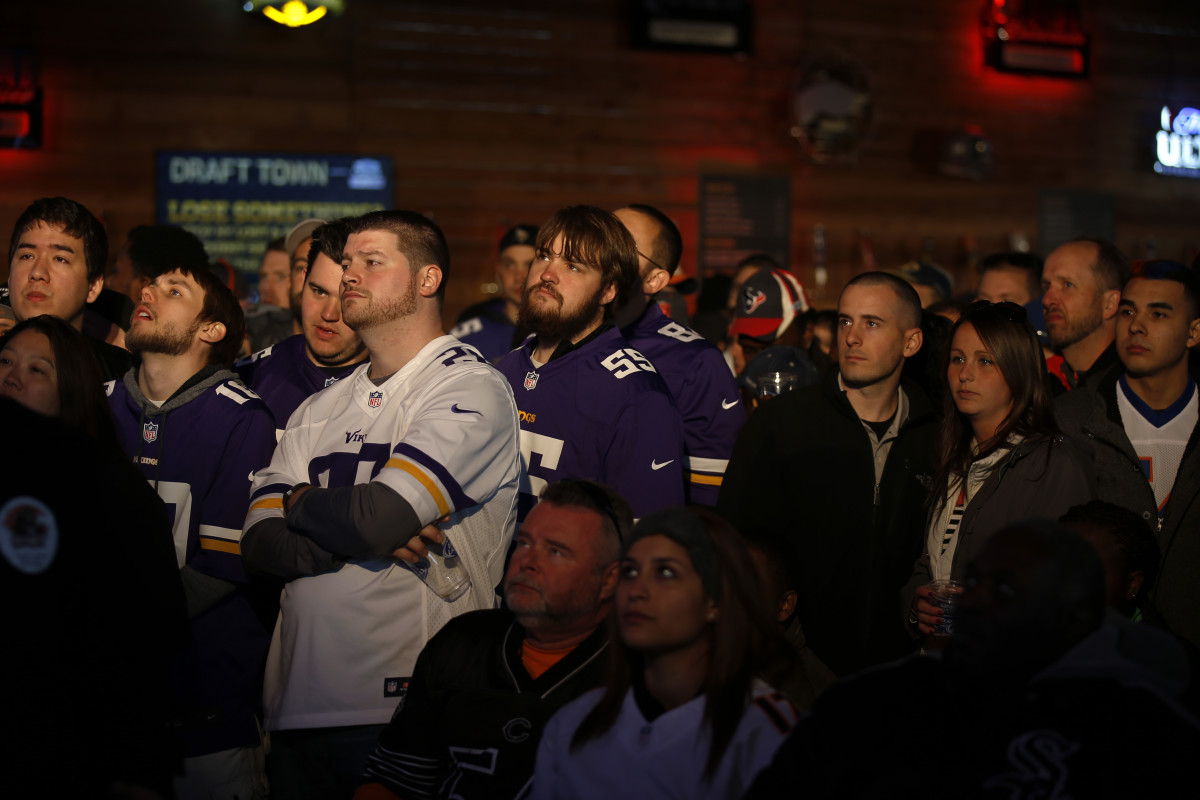 Cowboys get cornerback Byron Jones from UConn in 1st round - Sports ...